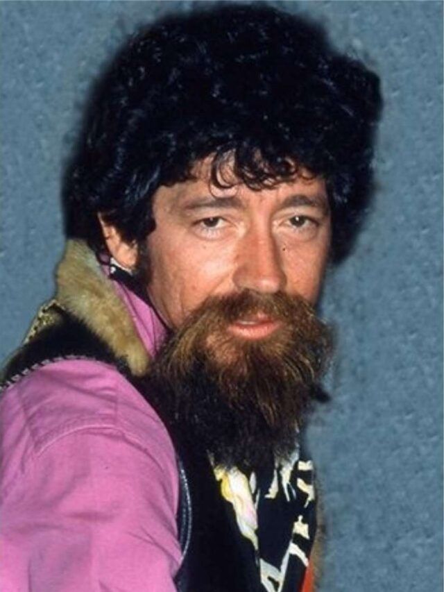 Por que todos gritam "Toca Raul"? - Cifra Club