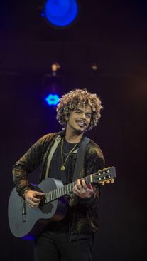 Binho Simões - LETRAS.MUS.BR