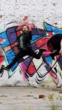 New Divide | 1 álbum de la discografía en LETRAS.COM