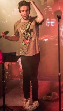 AJR | 10 álbumes de la discografía en LETRAS.COM