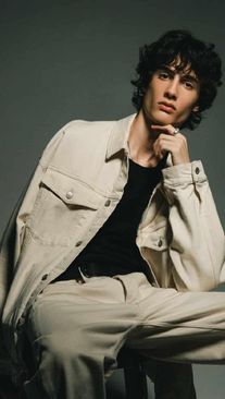 sombr | 1 álbum de la discografía en LETRAS.COM