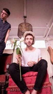 AJR | 10 álbumes de la discografía en LETRAS.COM