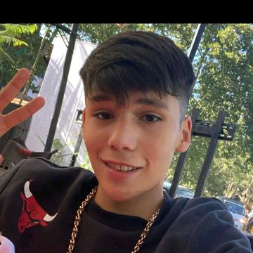 CX5 (part. Kris R. y Sky Rompiendo) - Jere Klein (letra de la canción ...