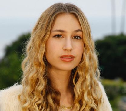 Trinity Rose - LETRAS.COM (3 canciones)