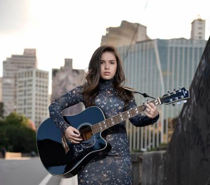 Polly Angel - LETRAS.COM (2 canciones)