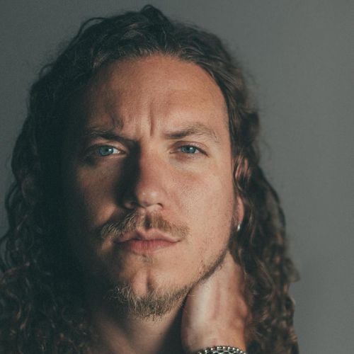 Praise (feat. Chandler Moore, Chris Brown & Elevation Worship ...