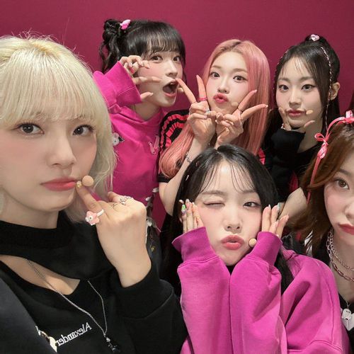 everybody's got a $ECRET (Japanese Version) - Billlie (letra da música ...