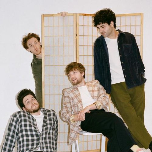 Milk & Roses - Loose Buttons (letra da música) - Cifra Club