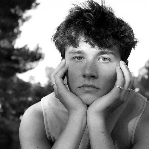 Empty Bench - David Kushner (letra da música) - Cifra Club