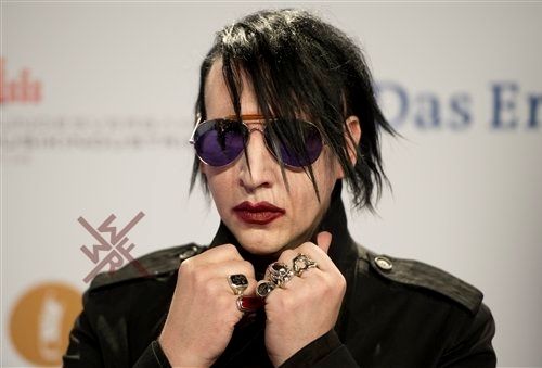 God Is A Weapon (feat. Falling In Reverse) - Marilyn Manson (letra da ...