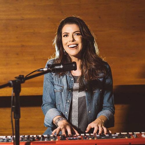 Em Teus Braços Estou Seguro - Rachel Novaes - Cifra Club Em Teus Braços Estou Seguro - Rachel Novaes - Cifra Club
