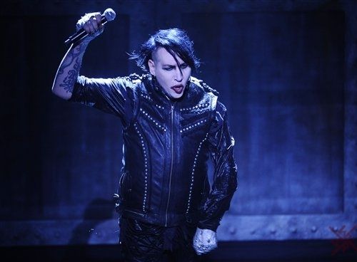 God Is A Weapon (feat. Falling In Reverse) - Marilyn Manson (letra da ...