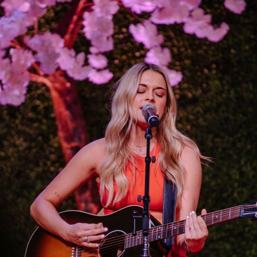 shoulder to cry on - Alana Springsteen (letra da música) - Cifra Club