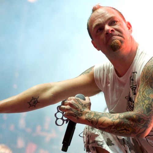 A Little Bit Off (acordes) - Five Finger Death Punch - Cifra Club