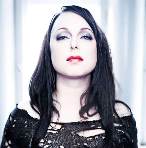 Goth Disco - Dark Sarah (letra da música) - Cifra Club