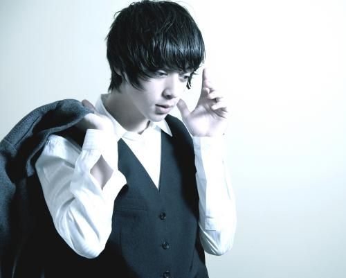 Rise (From The Rising Of The Shield Hero) - Shayne Orok (letra da ...