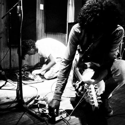 Sai de Cima - Boogarins (letra da música) - Cifra Club