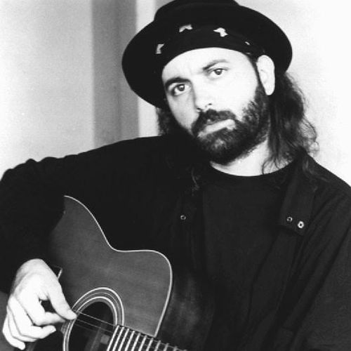 Cuchilla En La Acera - Carlos Varela (letra da música) - Cifra Club