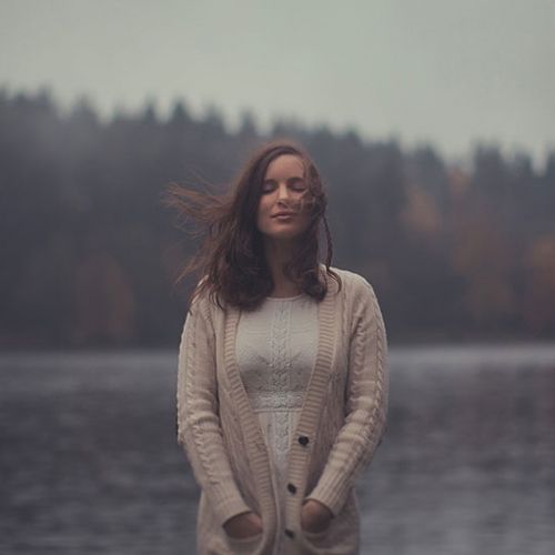 Esther Moore | Cifra Club