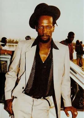 Mr. Cop - Gregory Isaacs (letra da música) - Cifra Club