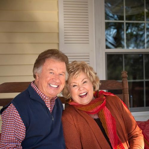 Holy Ground - Bill & Gloria Gaither - Cifra Club