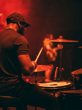 3 bateristas geniais, pouco badalados e que você precisa conhecer ...