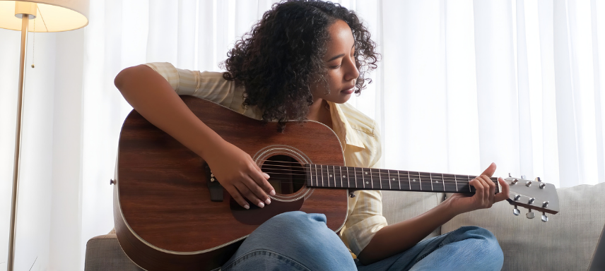 18 músicas com 4 acordes para tocar | Blog do Cifra Club