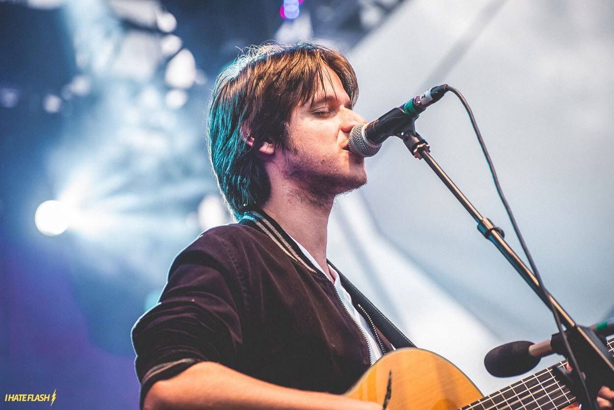 9 cantores e bandas que são grandes representantes do indie - LETRAS.MUS.BR