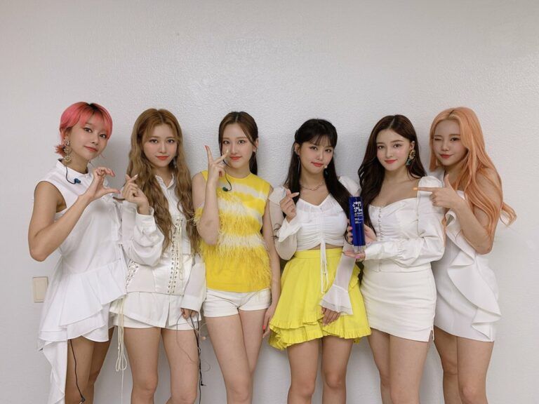 Conheça as divertidas e talentosas membros do Momoland - LETRAS.MUS.BR