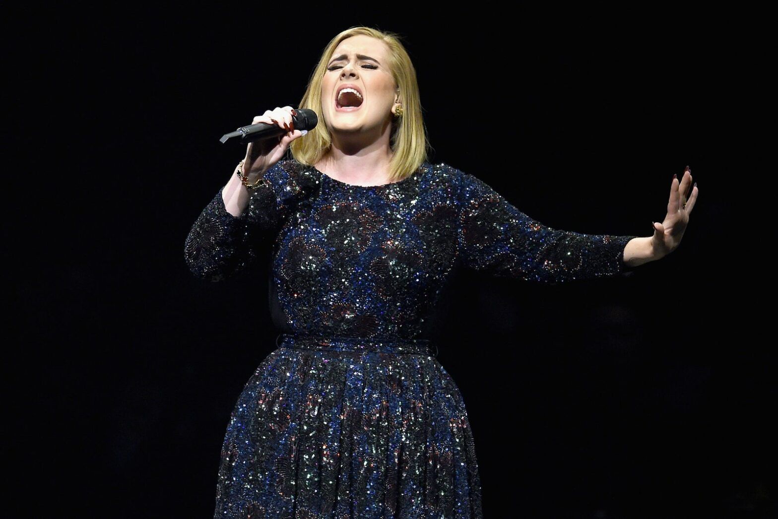 Relembre as 11 melhores músicas da Adele - LETRAS.MUS.BR