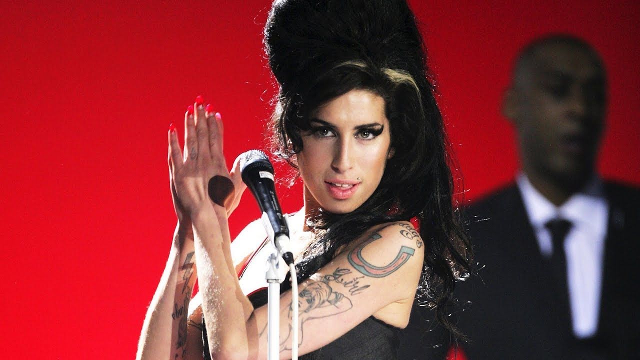 Relembre as 15 melhores músicas de Amy Winehouse - LETRAS.MUS.BR