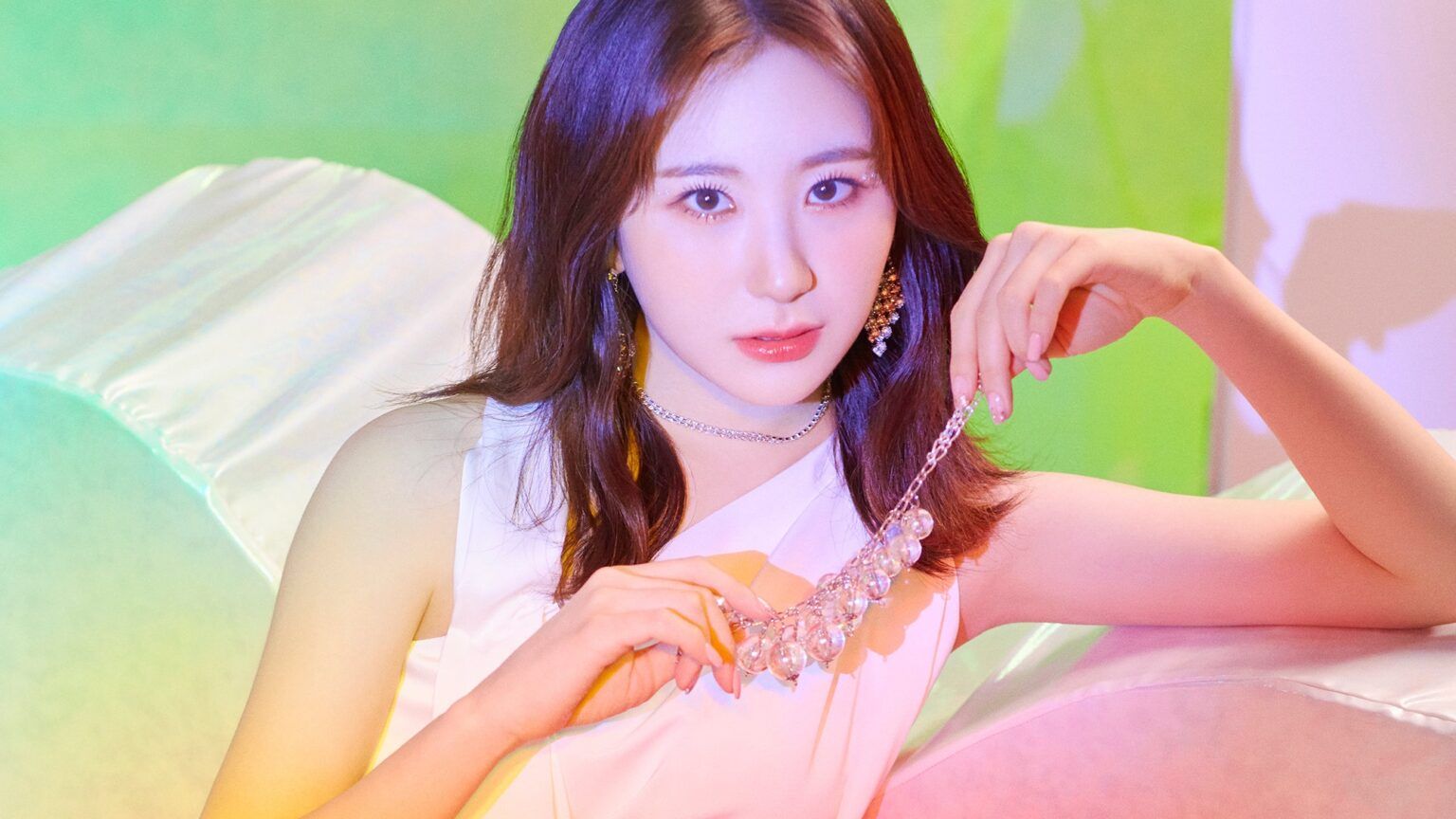 IZ*ONE: conheça as 12 membros do sucesso nipo-coreano - LETRAS.MUS.BR