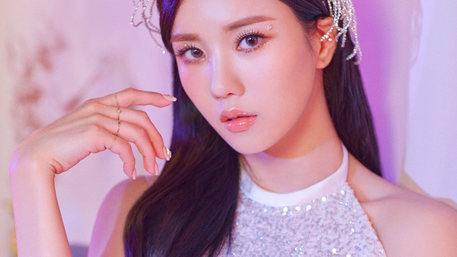 IZ*ONE: conheça as 12 membros do sucesso nipo-coreano - LETRAS.MUS.BR