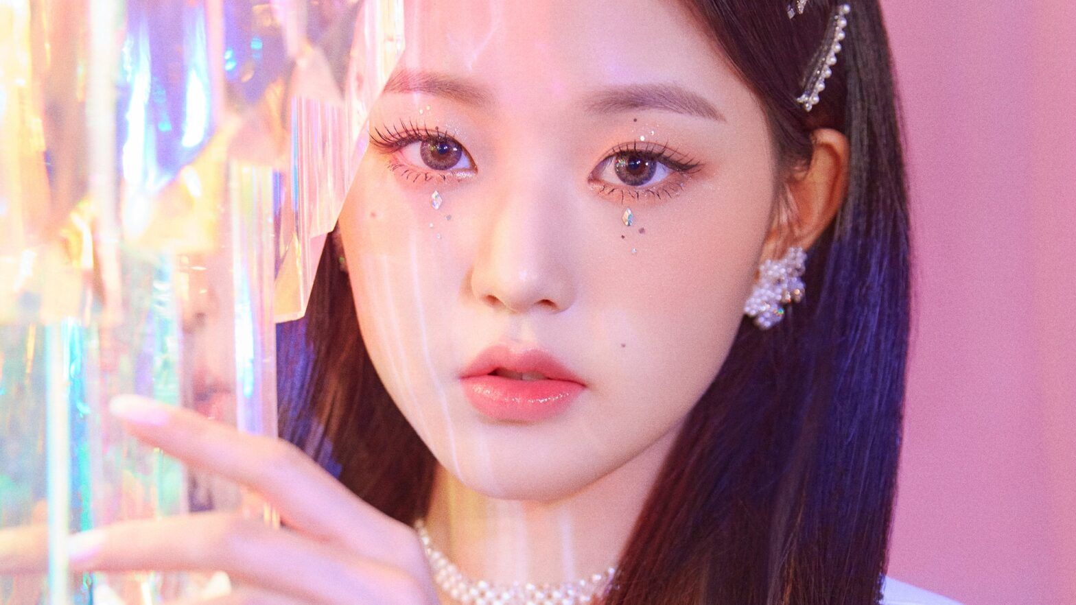 IZ*ONE: conheça as 12 membros do sucesso nipo-coreano - LETRAS.MUS.BR