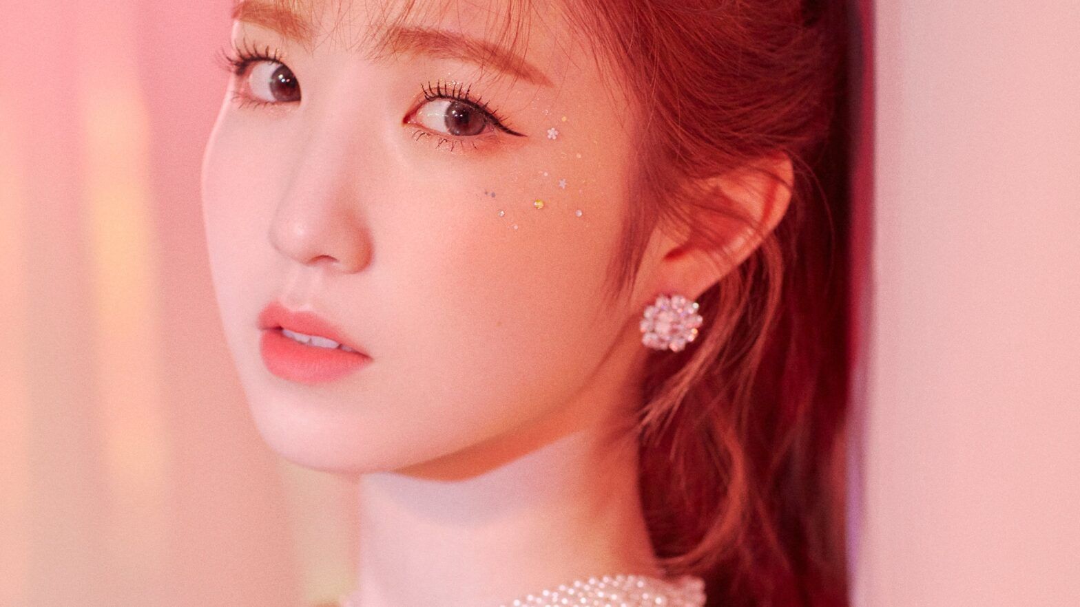 IZ*ONE: conheça as 12 membros do sucesso nipo-coreano - LETRAS.MUS.BR