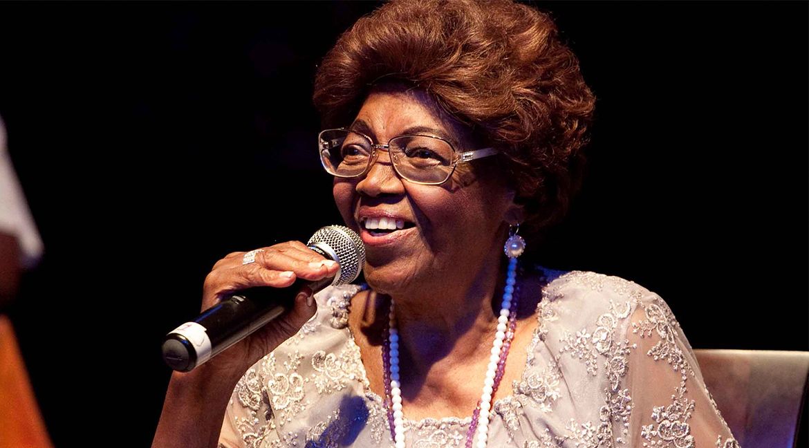 Conheça a biografia de Dona Ivone Lara, a nossa rainha do samba ...