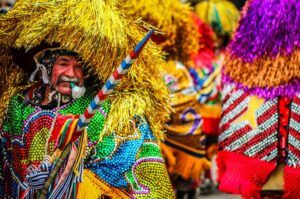 O que é o maracatu, expressão artística que une música e dança - LETRAS ...