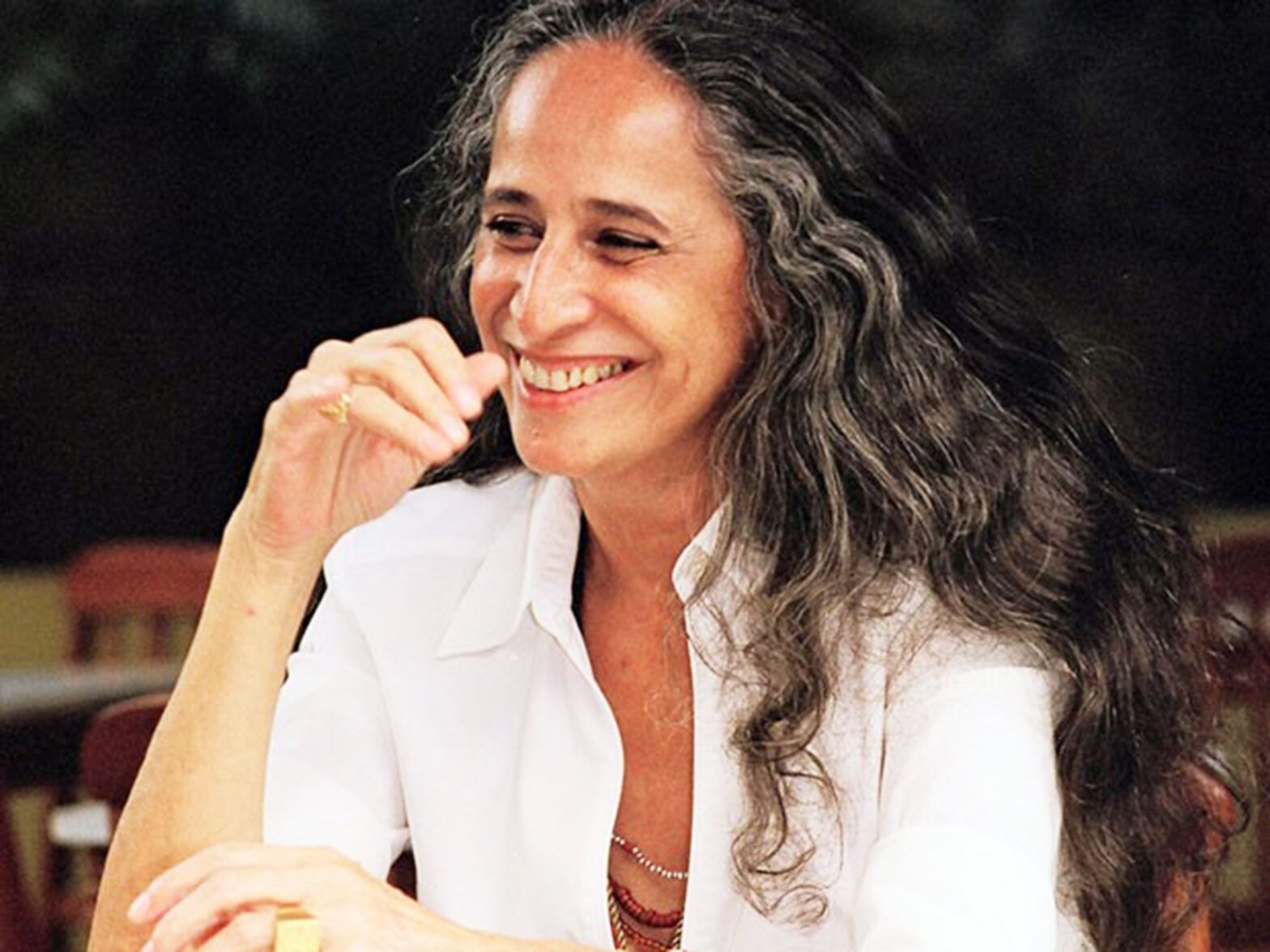 Conheça a biografia de Maria Bethânia, grande cantora da MPB - LETRAS ...