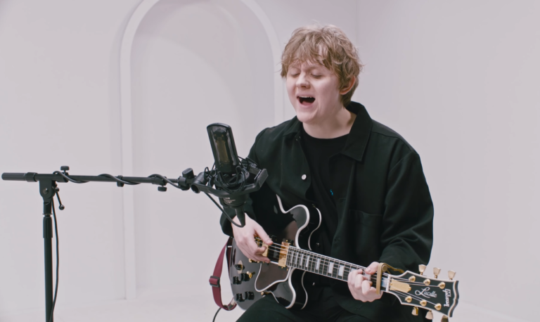 Saiba quem é o cantor Lewis Capaldi, talento que vem da Escócia ...