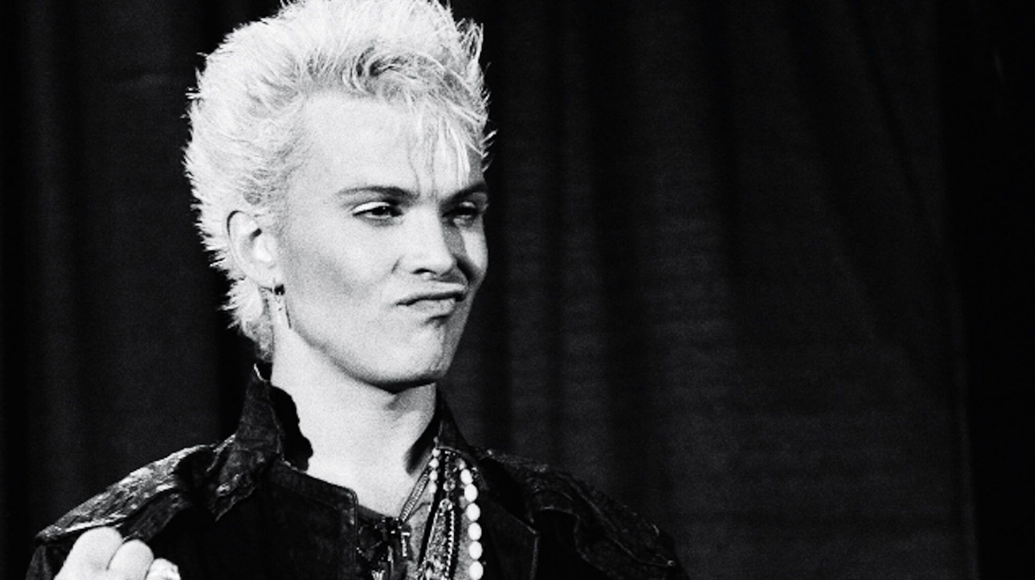 Vida e carreira do cantor Billy Idol: relembre o ídolo punk - LETRAS.MUS.BR
