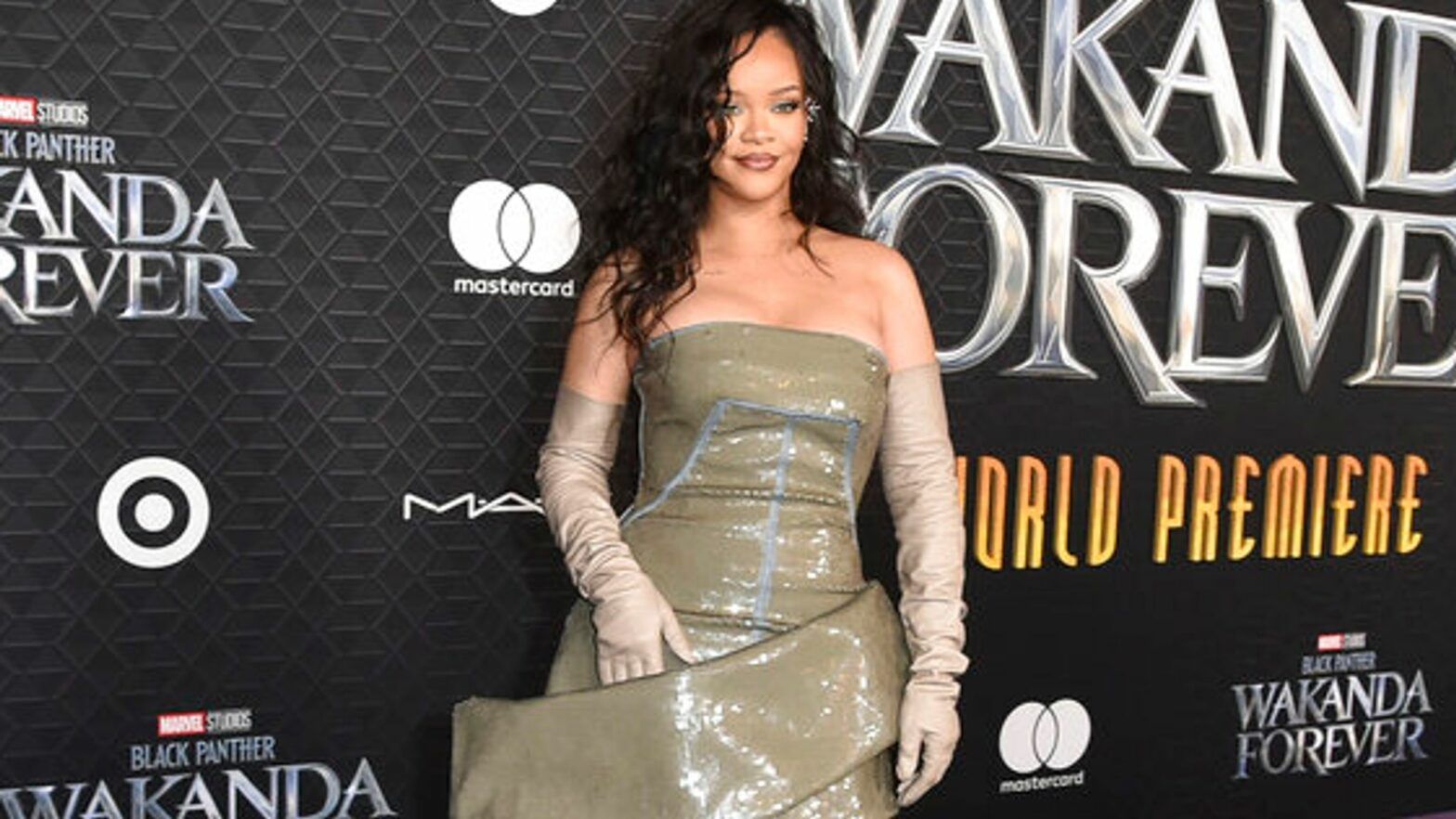 Curiosidades Sobre Lift Me Up Da Rihanna O Retorno Da Diva Letras Mus Br