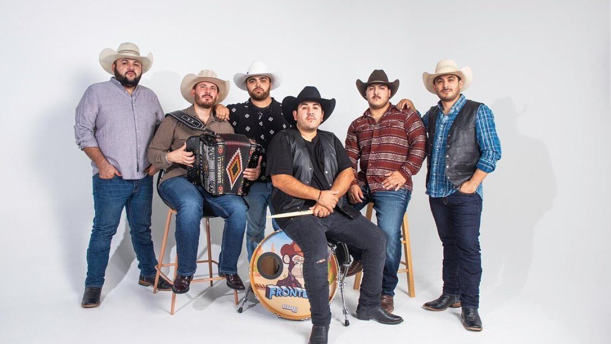 Frases de Grupo Frontera: las mejores para cantar con el corazón ...