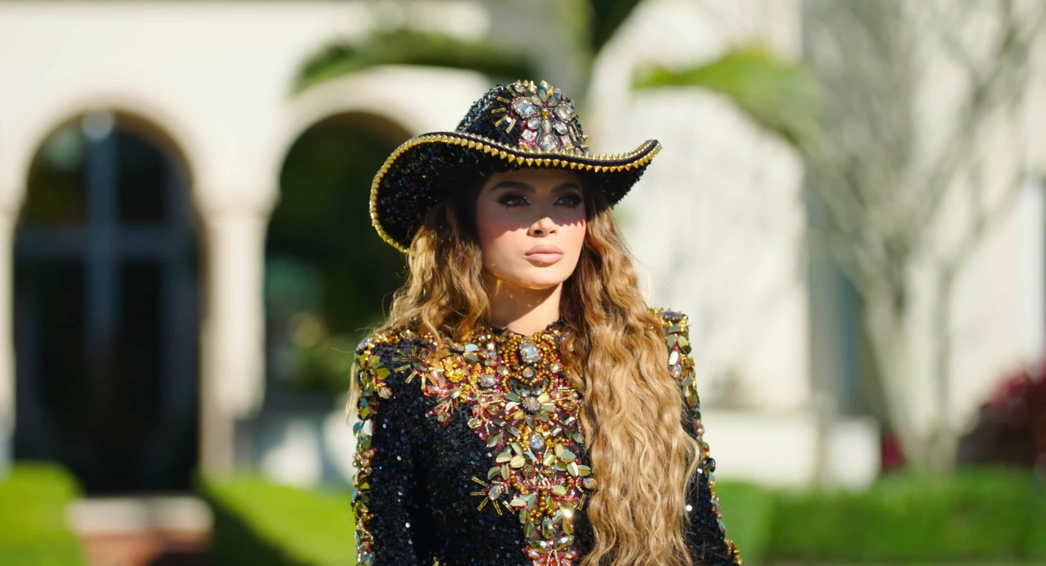 ¿Quién es Kim Flores, la cantante de Triple Ja Ja Ja? - LETRAS.COM