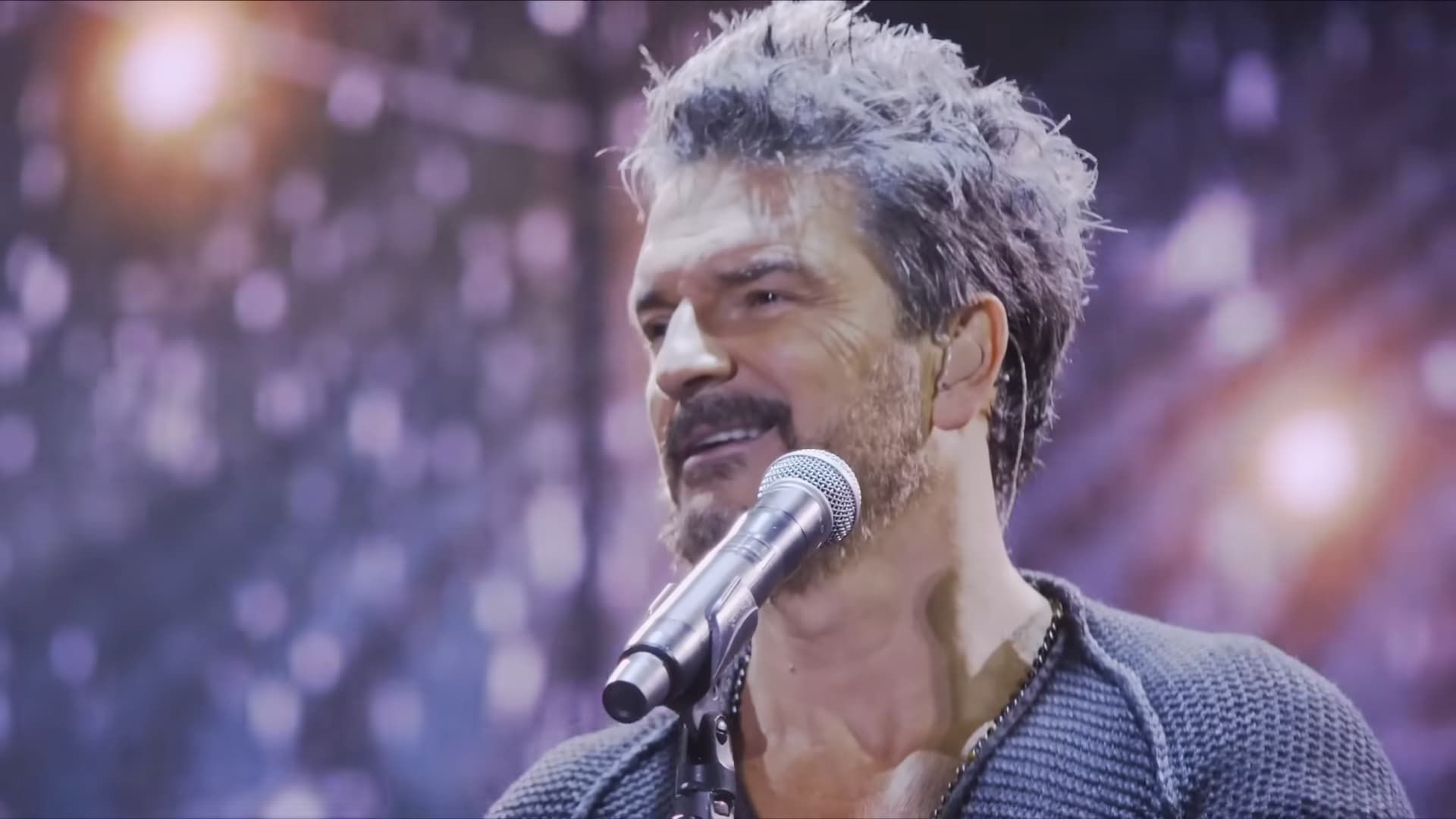 Frases de Ricardo Arjona: versos para dedicar y compartir - LETRAS.COM