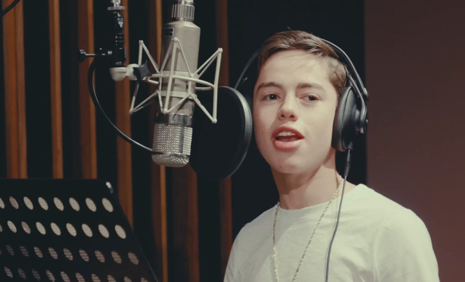 ¿Quién es Kevin AMF, el cantante de corridos y dembow? - LETRAS.COM