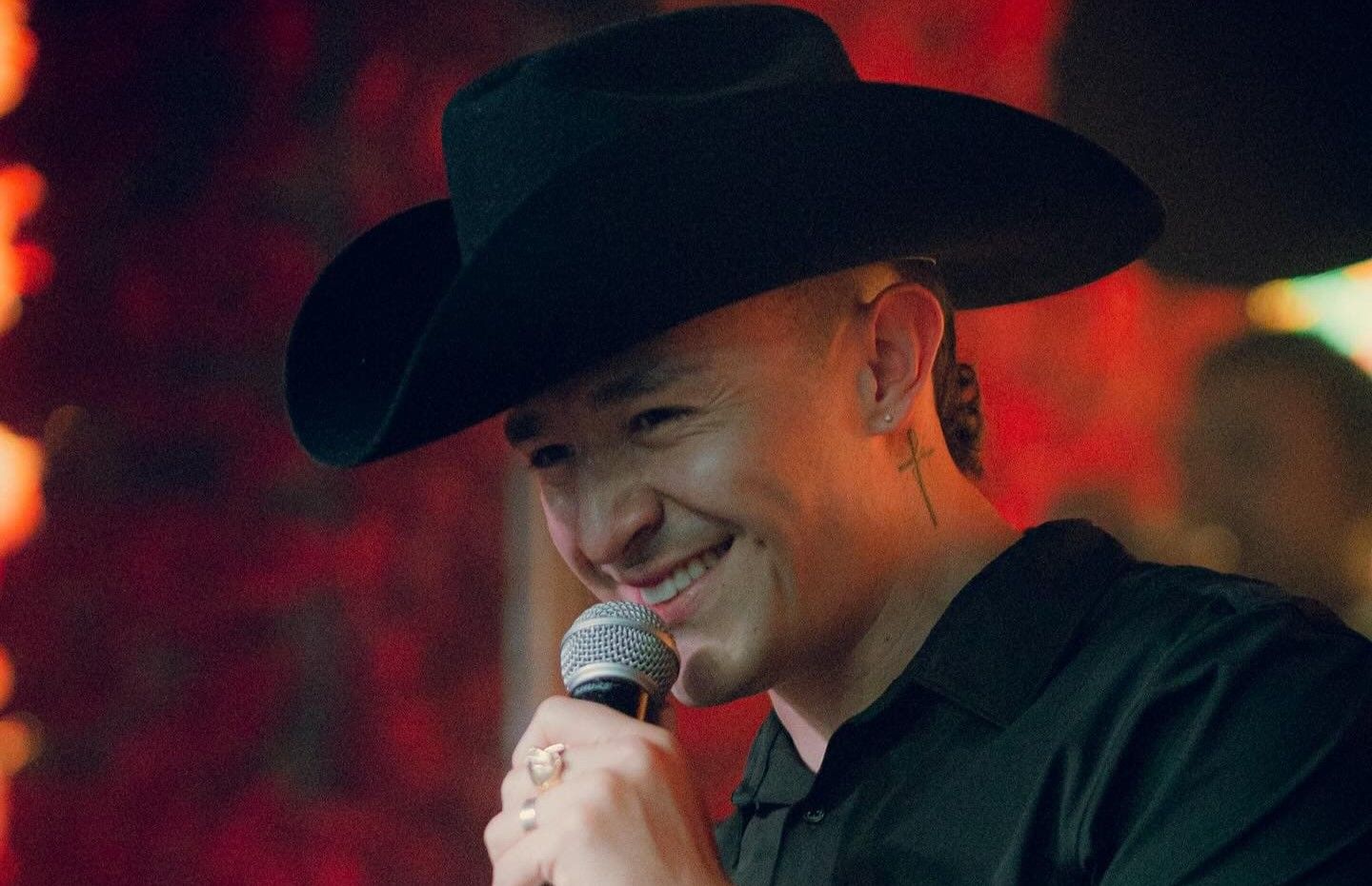 Quién es Luis Alfonso, el cantante colombiano de música popular ...