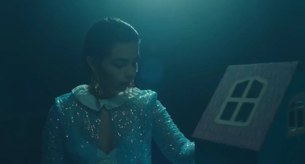 Gotitas Saladas, de Ángela Aguilar: significado de la canción - LETRAS.COM