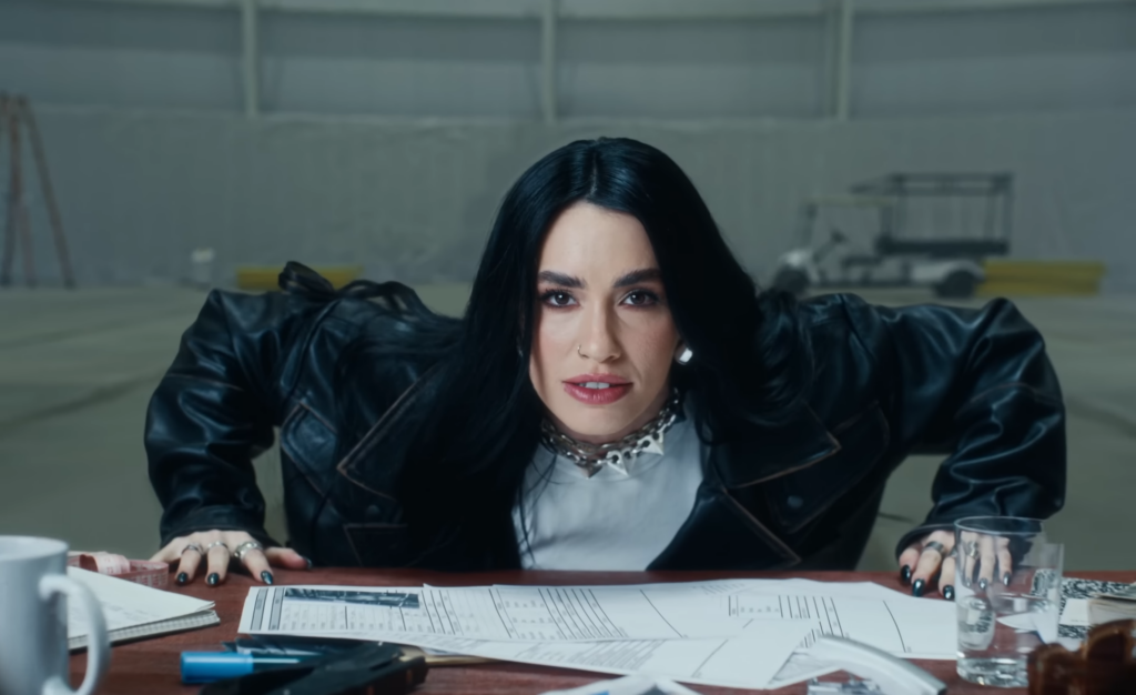 Significado de FANÁTICO, de Lali: referencias e indirectas a Milei ...