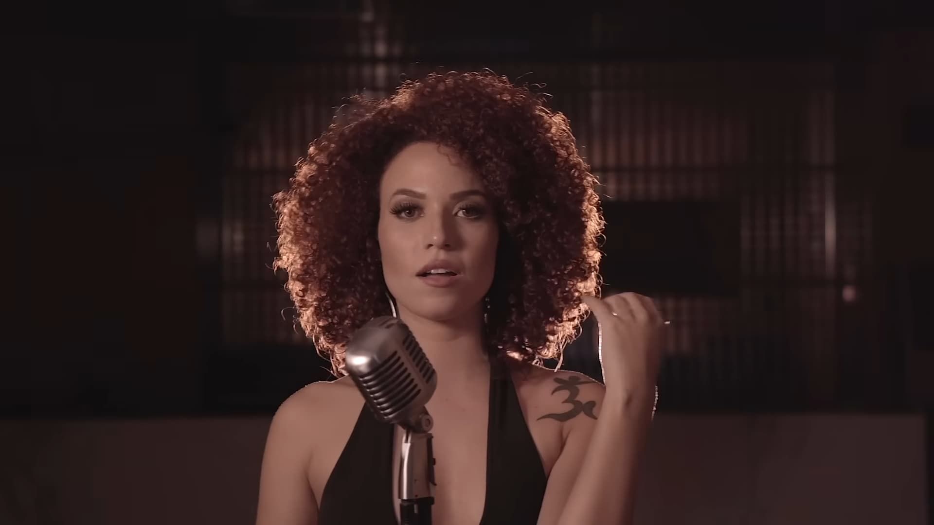 Quem é a cantora Ananda, do grupo Melanina Carioca? - LETRAS.MUS.BR