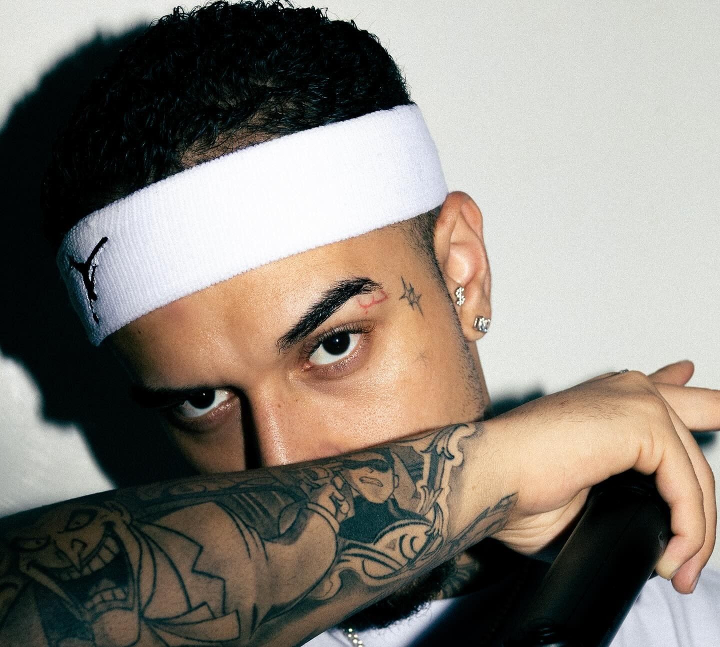 Veigh: a biografia do fenômeno do trap brasileiro e sua ascensão ao sucesso - LETRAS.MUS.BR